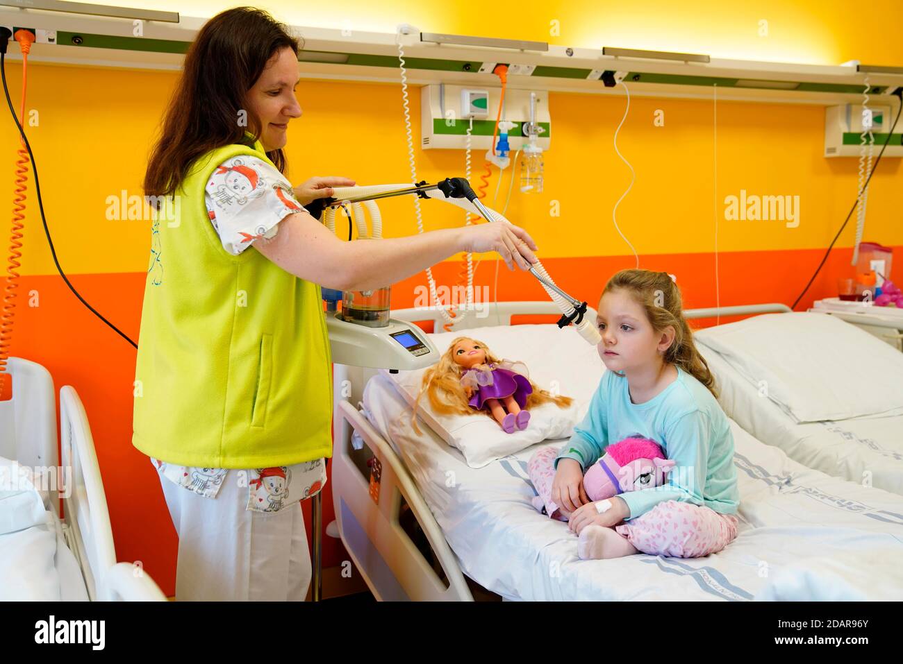 Paediatric ward hi-res stock photography and images - Alamy