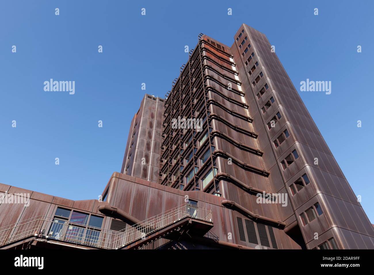 Corten steel building hi-res stock photography and images - Alamy