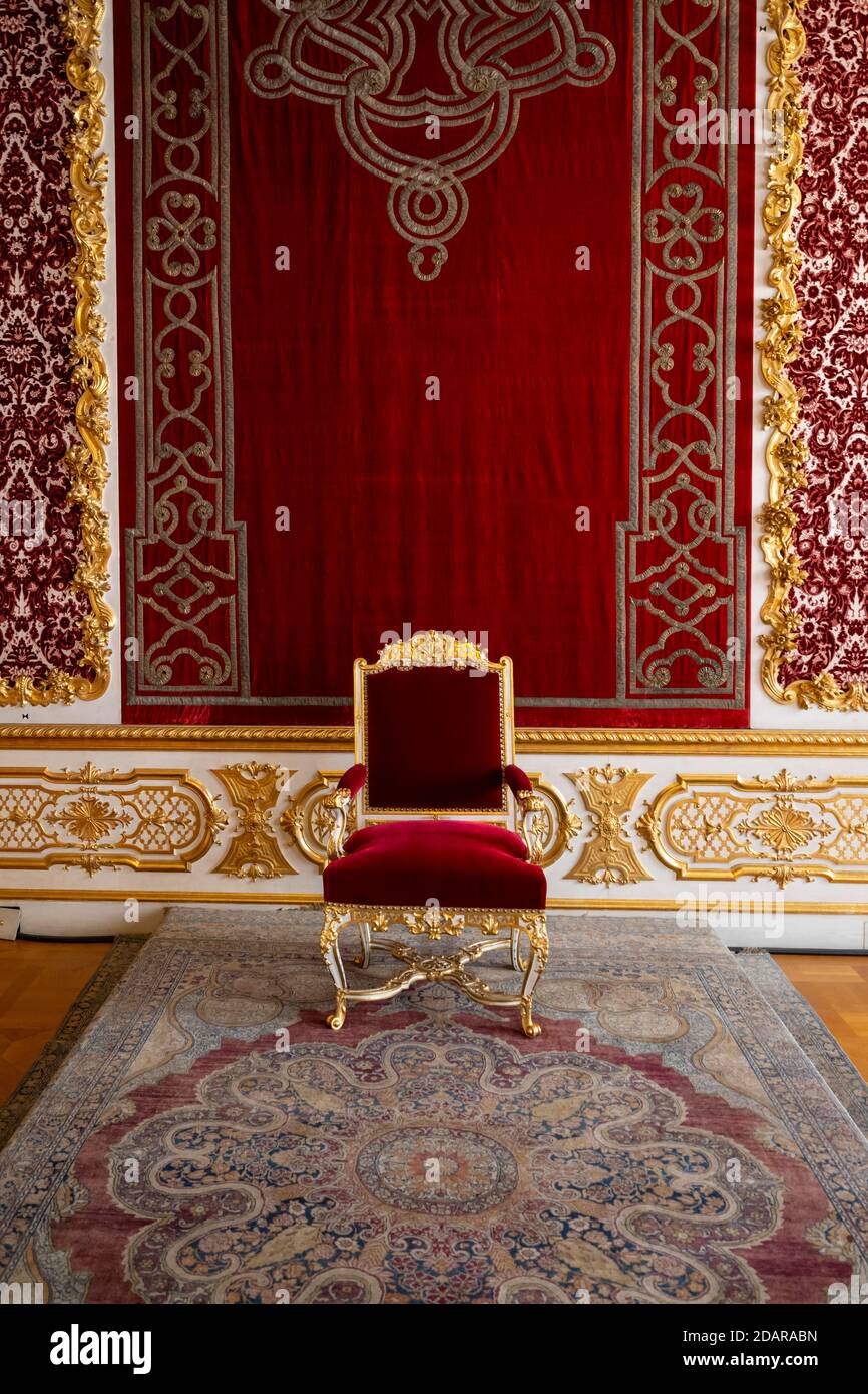 Audience room hi-res stock photography and images - Alamy