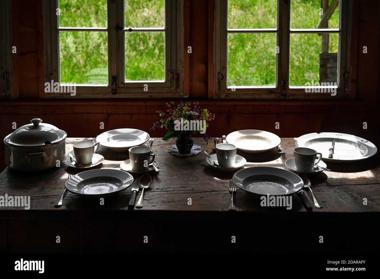 Table setting with fruit bowl Stock Photo - Alamy