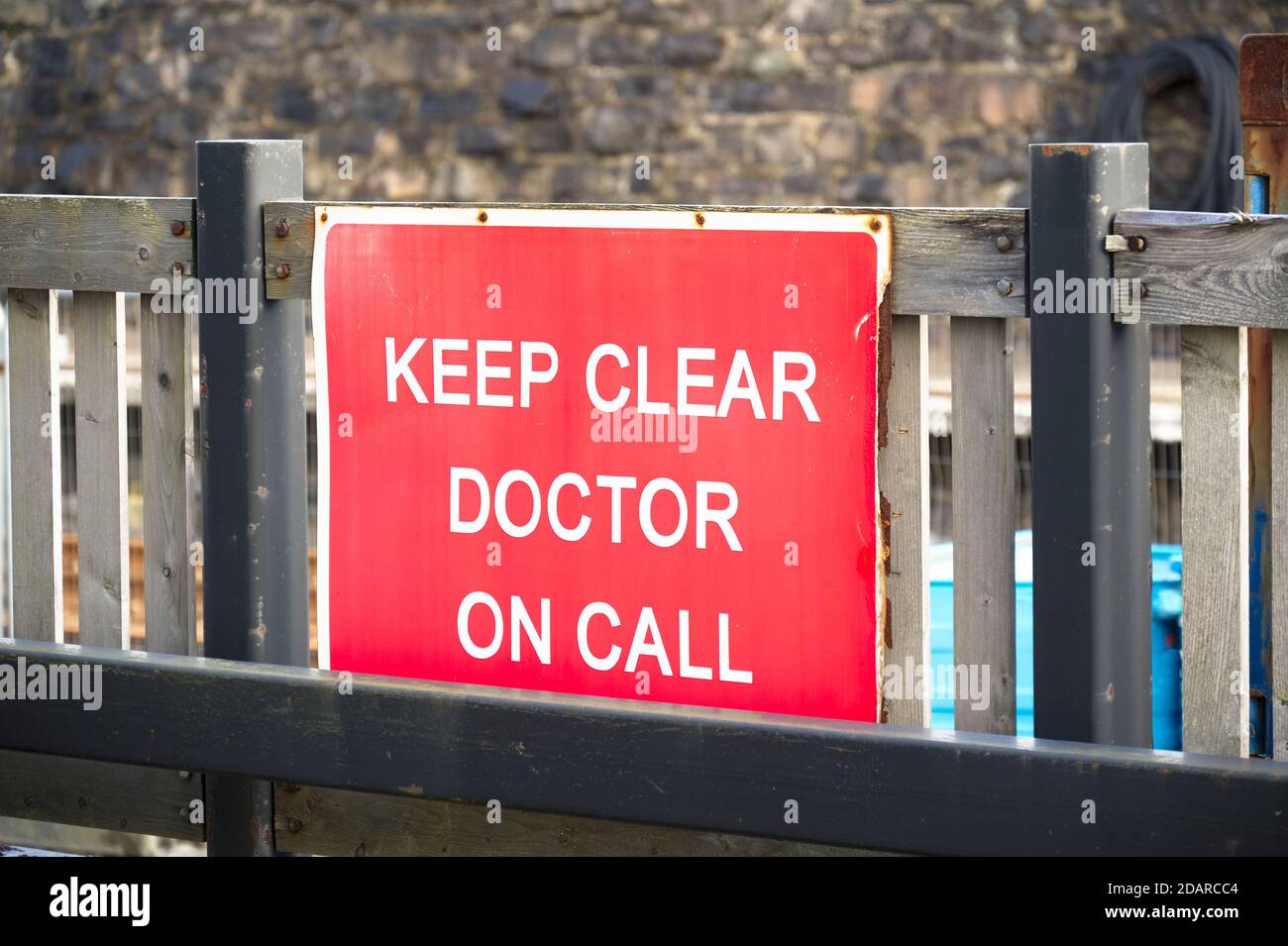 Hospital signage hi-res stock photography and images - Alamy