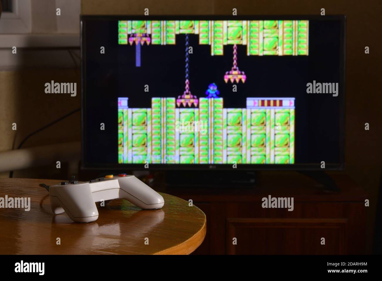 Nintendo nes cartridge hi-res stock photography and images - Alamy