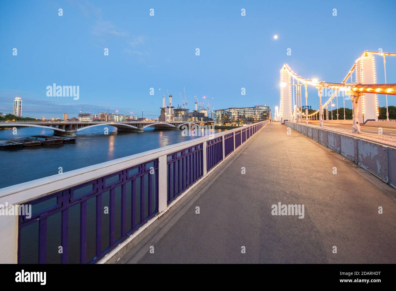 Chelsea Bridge at night Stock Photo - Alamy