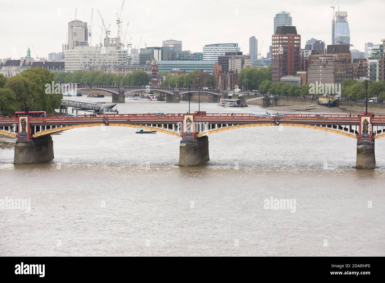 Vauxhall bridge area hi-res stock photography and images - Alamy