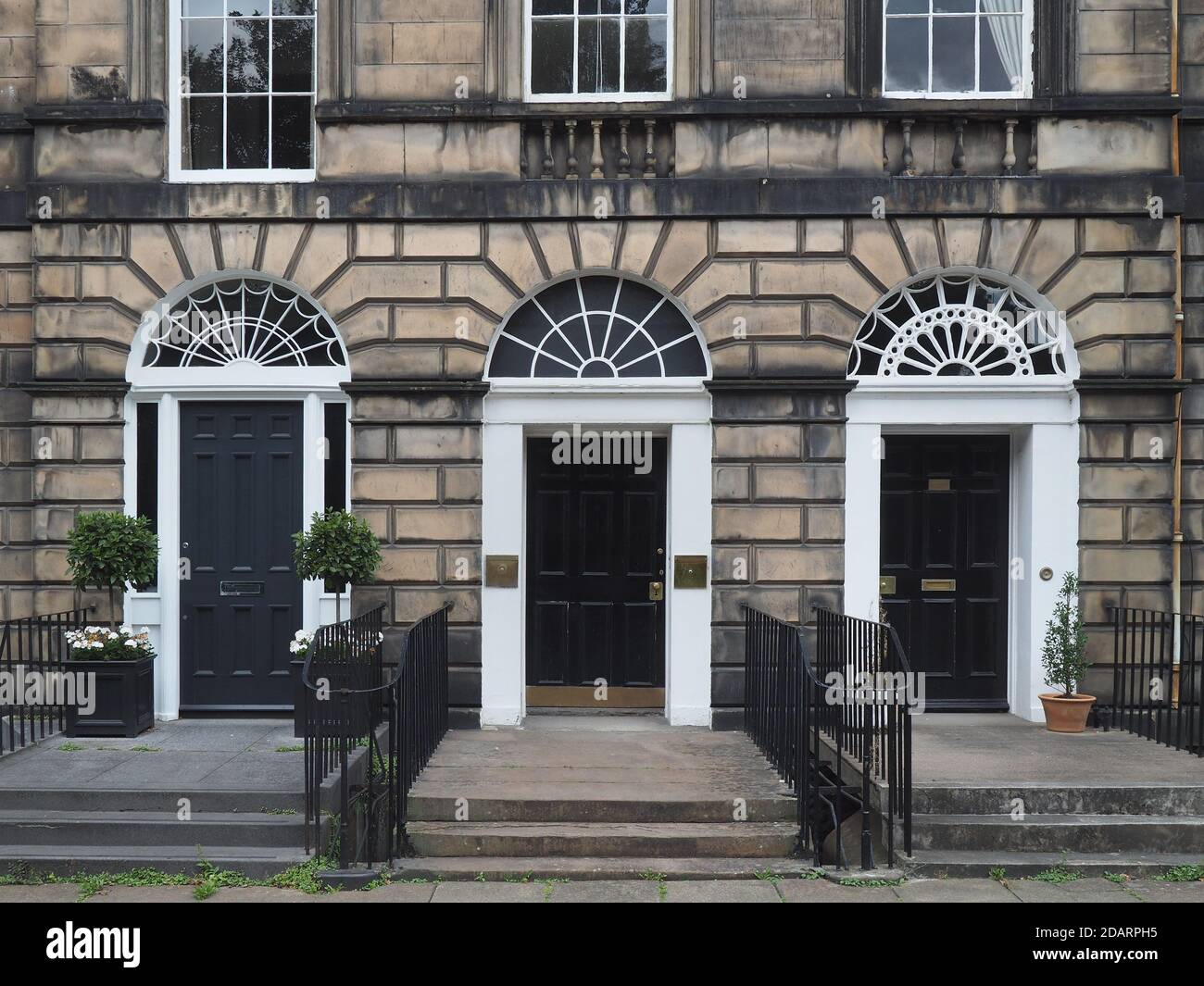 Townhouse front hi-res stock photography and images - Alamy