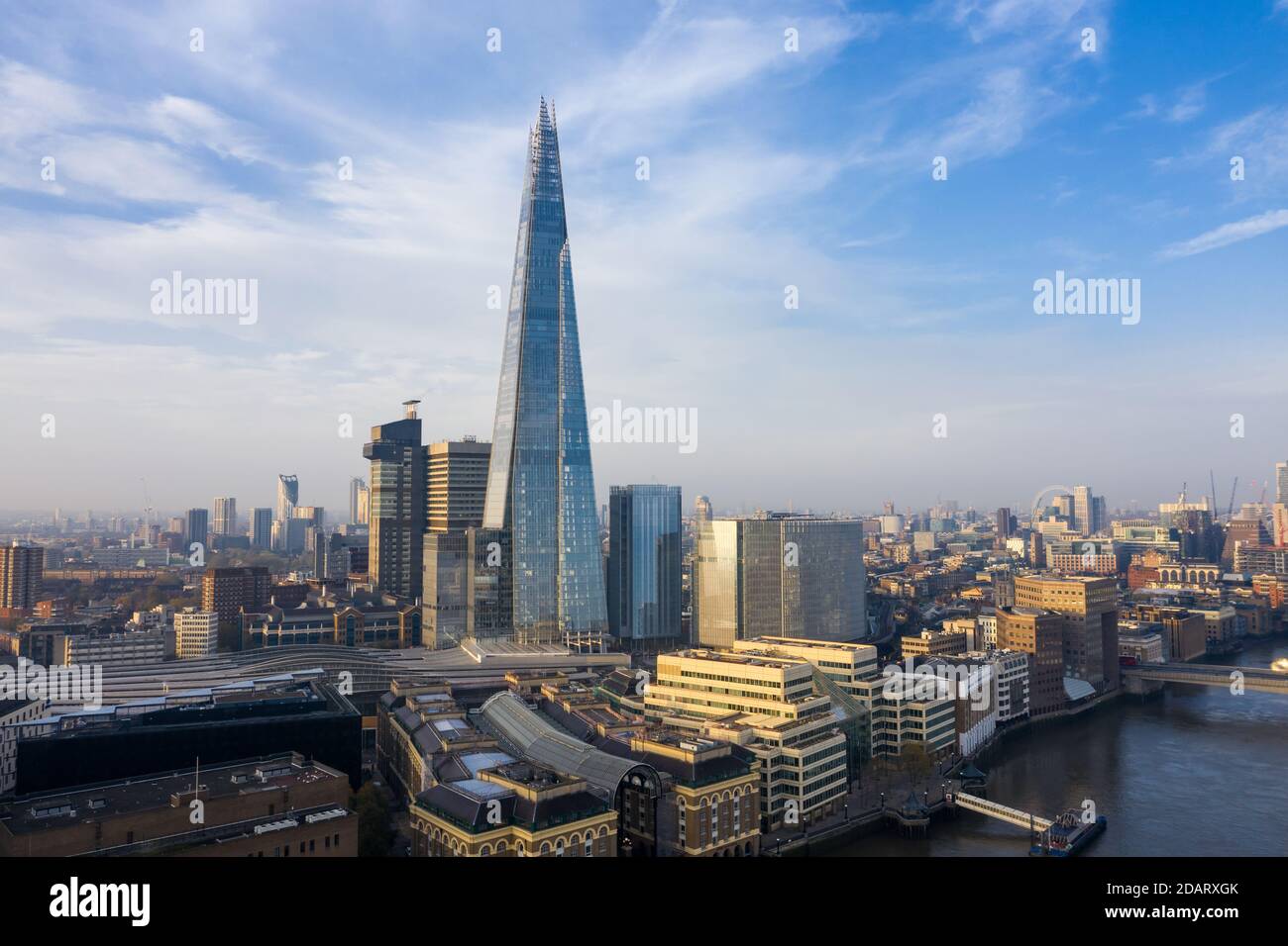 Aerial view of thames hi-res stock photography and images - Alamy