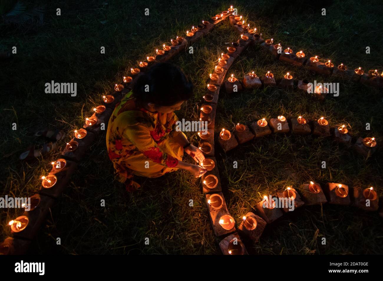 Narayanganj, Bangladesh. 14th Nov, 2020. Members of the Hindu community ...