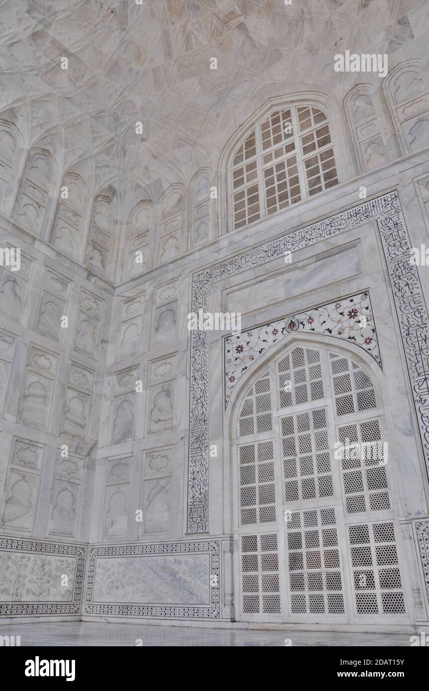 Inside interior taj mahal hi-res stock photography and images - Alamy