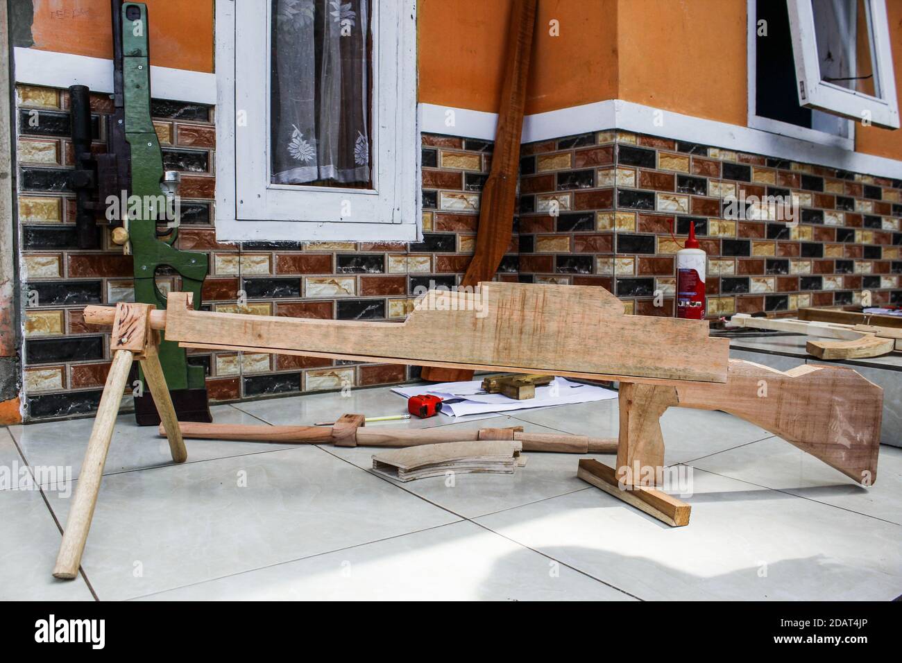 54 guns hi-res stock photography and images - Alamy