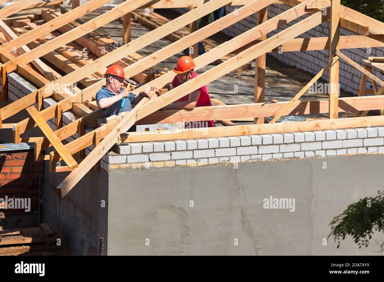 Carpenters construction roof truss hi-res stock photography and images ...