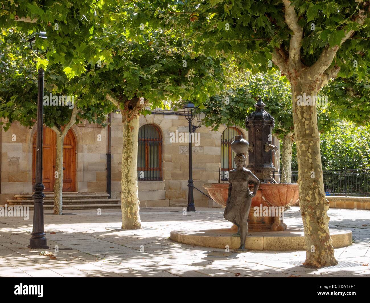 Fountain with Water Woman on the Main Square (Plaza Mayor) - Navarrete ...