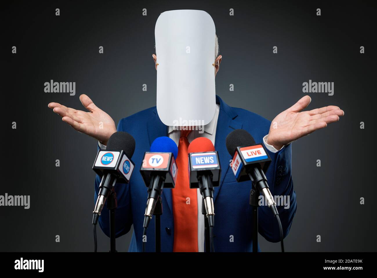 Hiding identity hi-res stock photography and images - Alamy