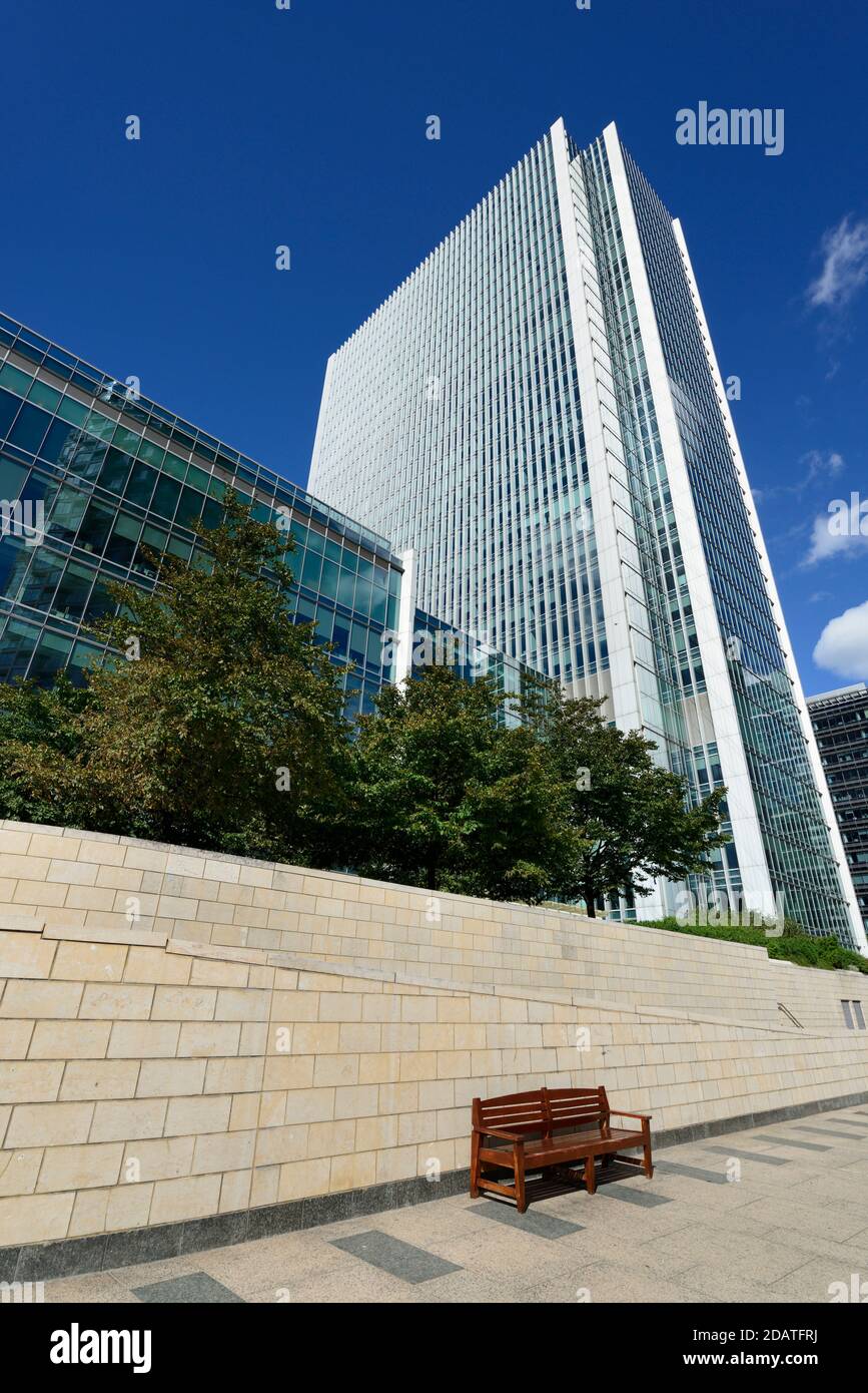 10 Upper Bank Street, Canary Wharf, East London, United Kingdom Stock ...