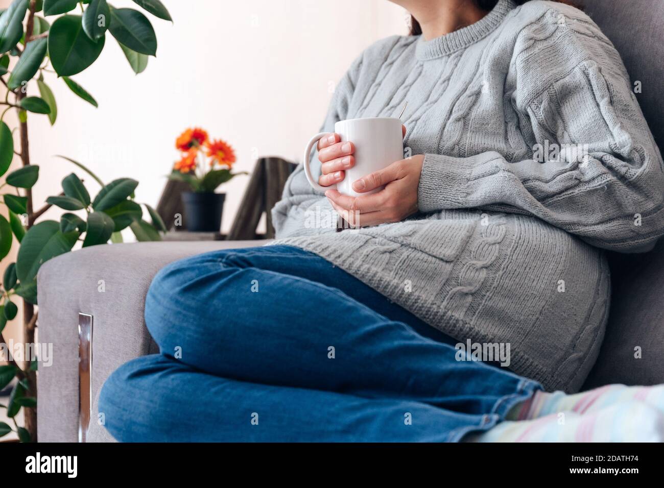 Joy lady sofa hi-res stock photography and images - Alamy