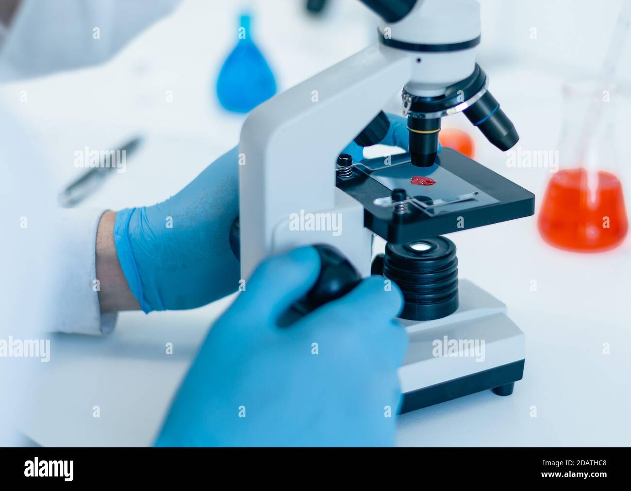 Laboratory microscope setting biotechnology hi-res stock photography ...