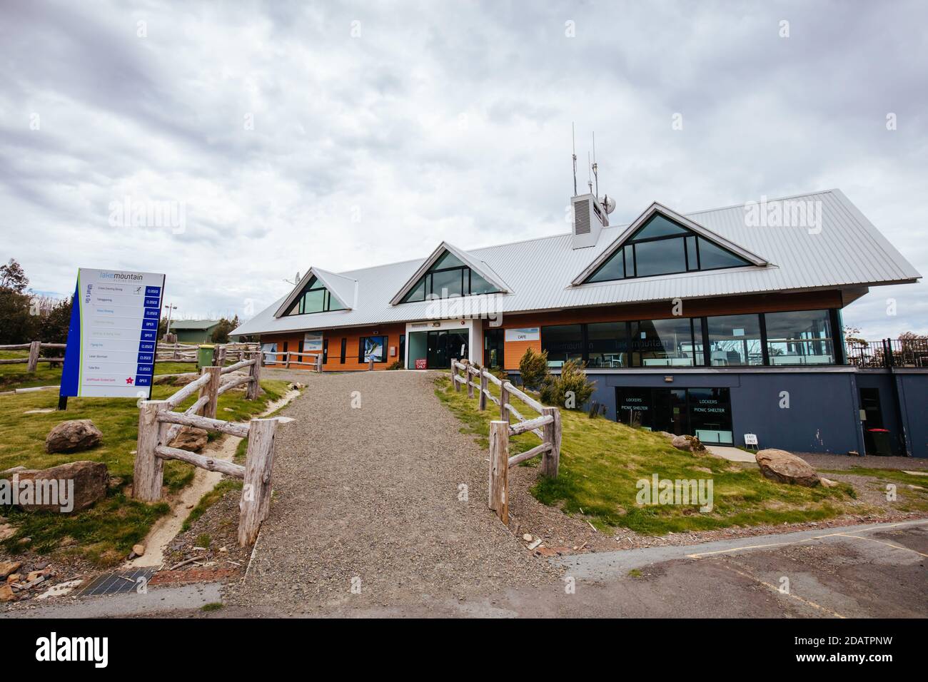 Lake mountain alpine resort victoria hi-res stock photography and ...