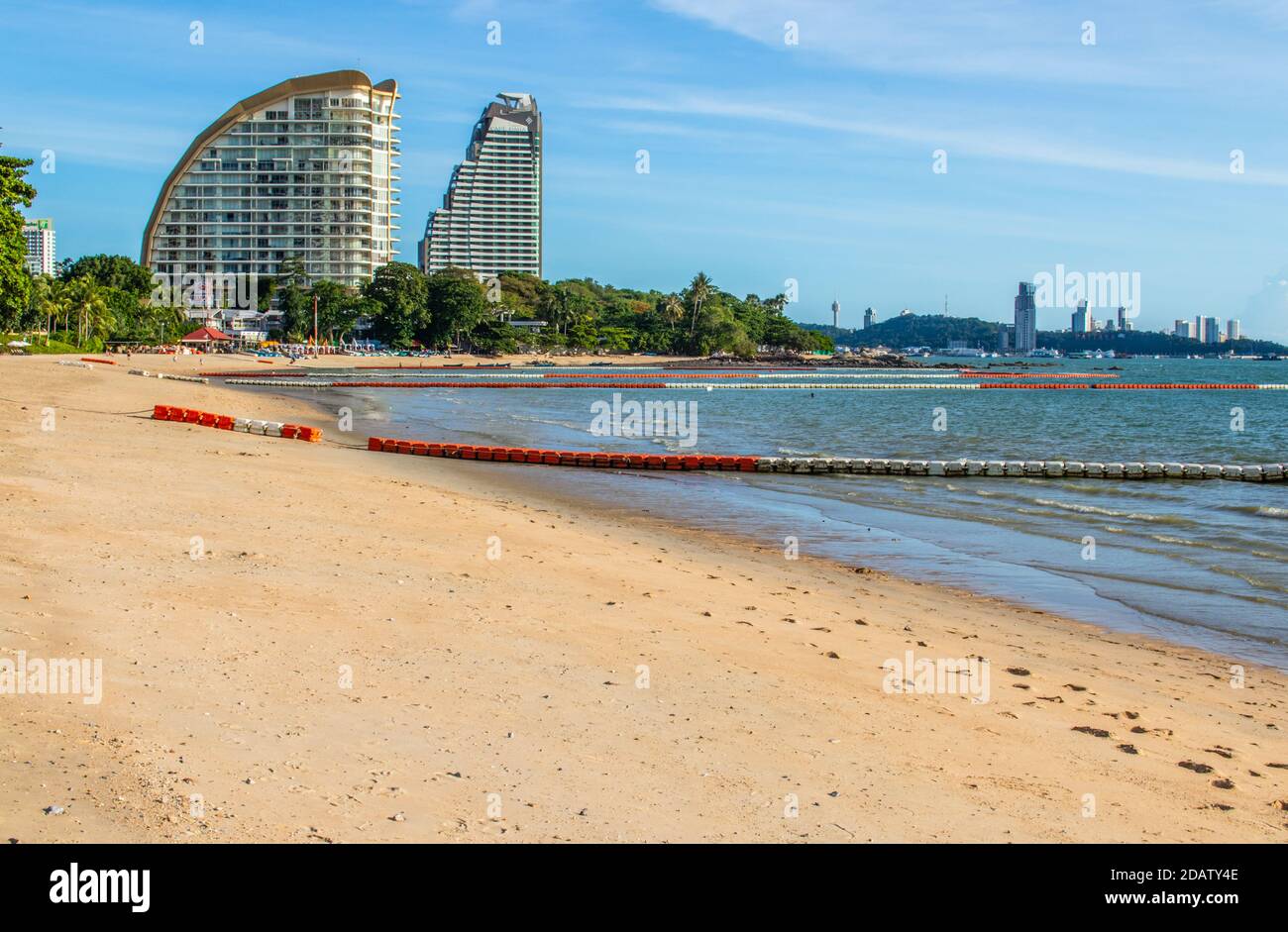 Pattaya tourist beach hi-res stock photography and images - Alamy