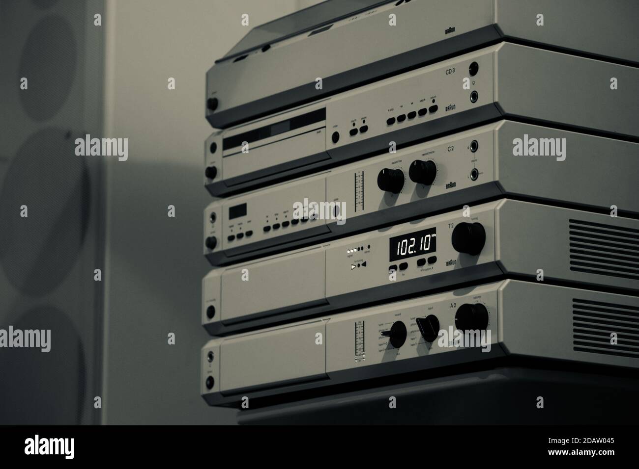 Braun Atelier Hi-Fi System in light gray Stock Photo - Alamy