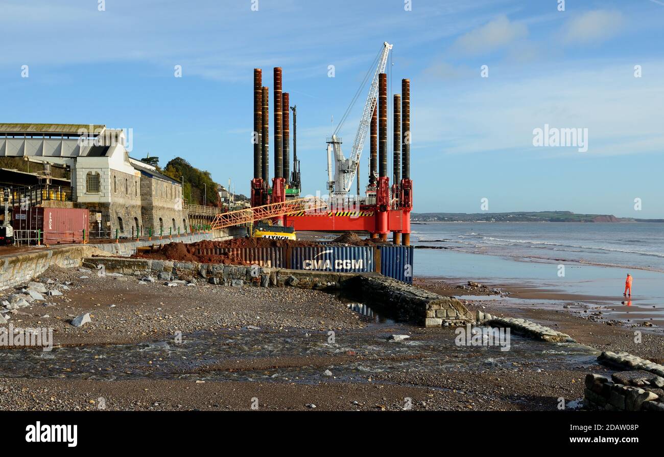 8 legged jack up barge hi-res stock photography and images - Alamy