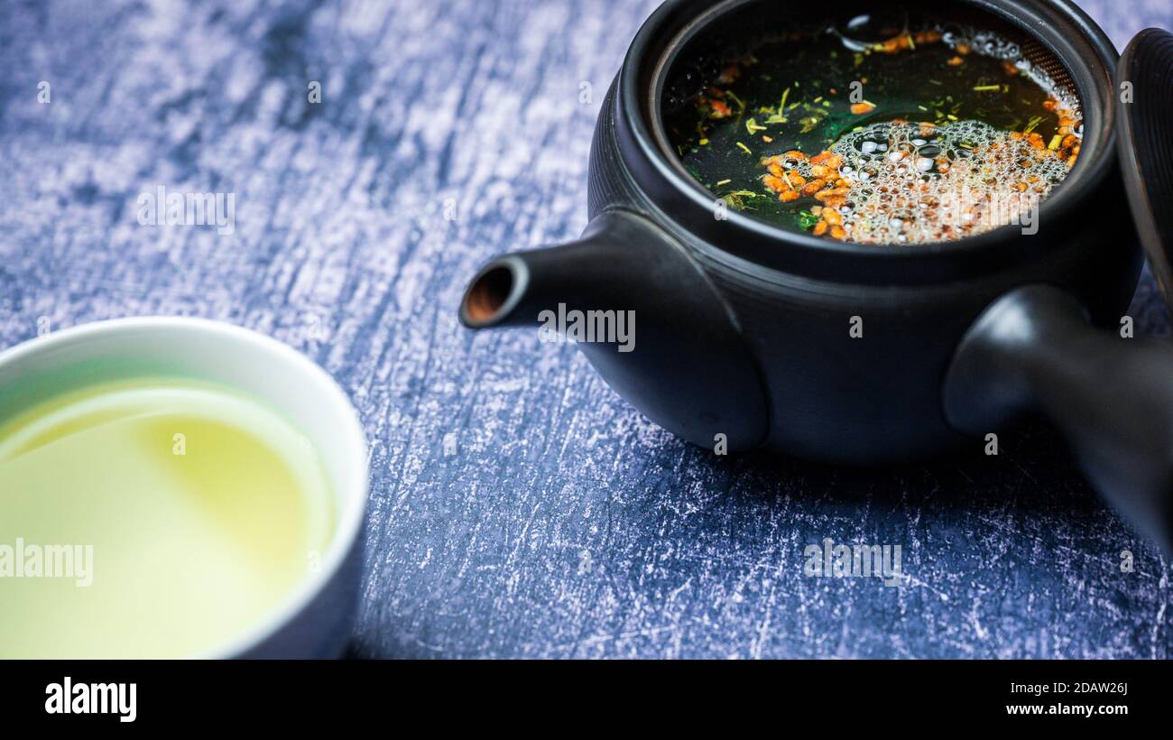 Japanese green tea set-up with teapot and cup Stock Photo - Alamy