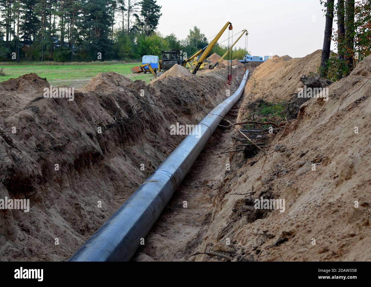 Сonstructing pipelines that transport oil, gas, petroleum products and ...