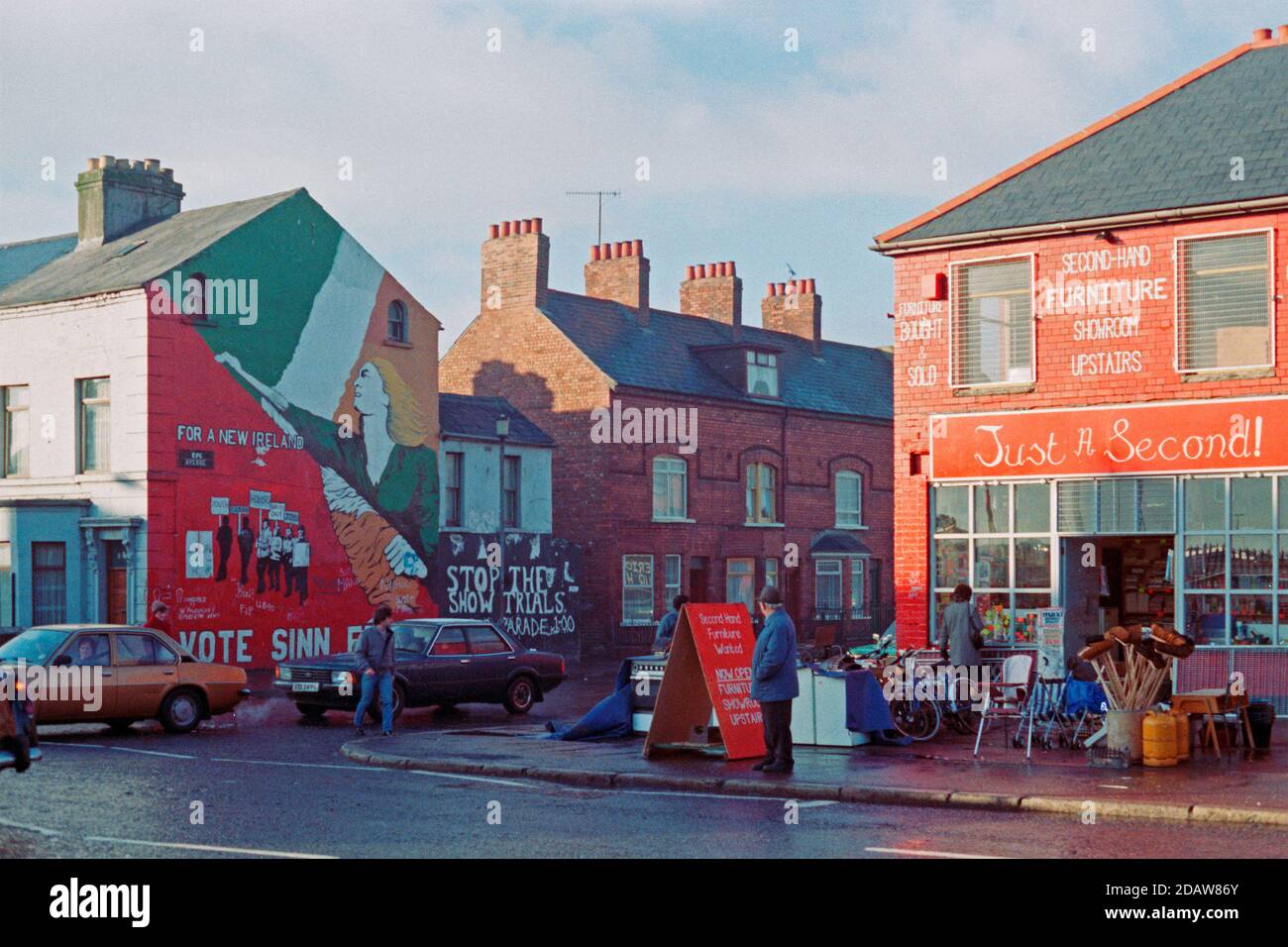 Belfast 1980s hi-res stock photography and images - Alamy