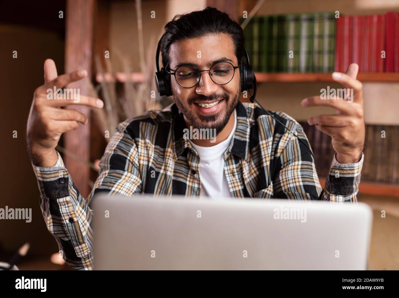 Indian man video hi-res stock photography and images - Alamy