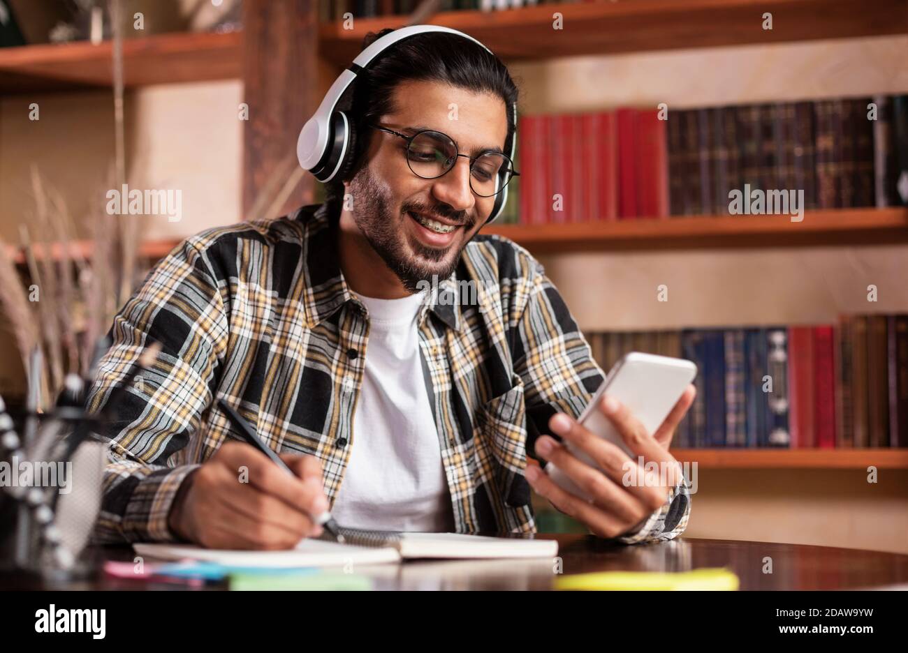 Indian library hi-res stock photography and images - Alamy