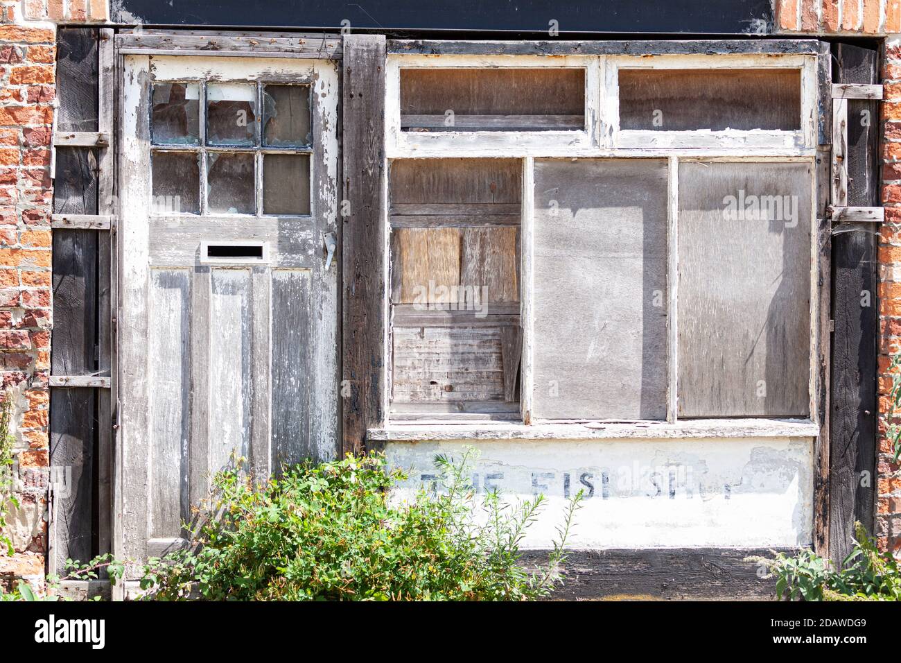 Rundown Shop Front High Resolution Stock Photography and Images - Alamy