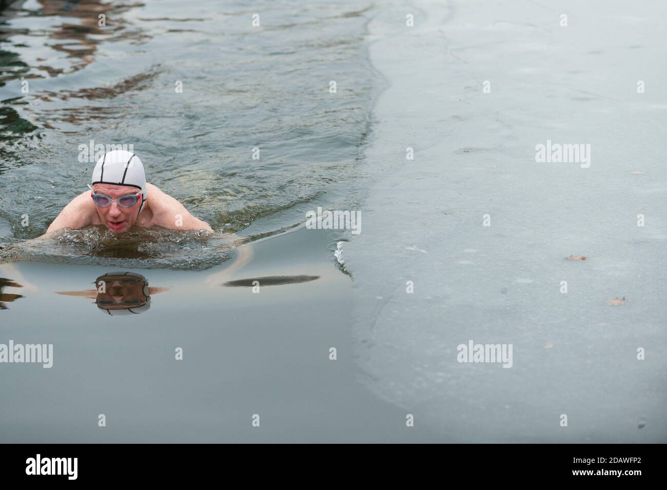 Peter pan swimming hi-res stock photography and images - Alamy