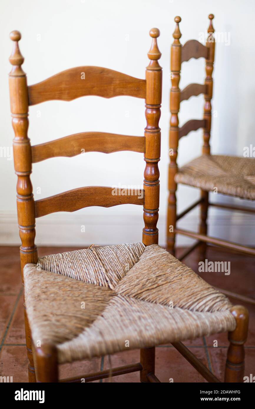 wooden and straw Súgán Irish chairs in kitchen Stock Photo - Alamy
