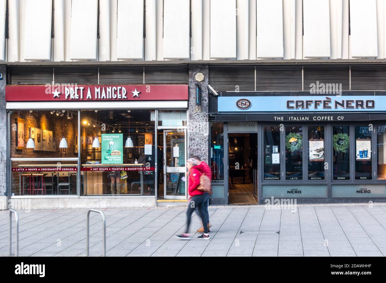 High street coffee shop hi-res stock photography and images - Alamy