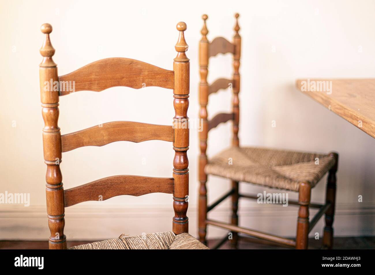 wooden and straw Súgán Irish chairs in kitchen Stock Photo - Alamy