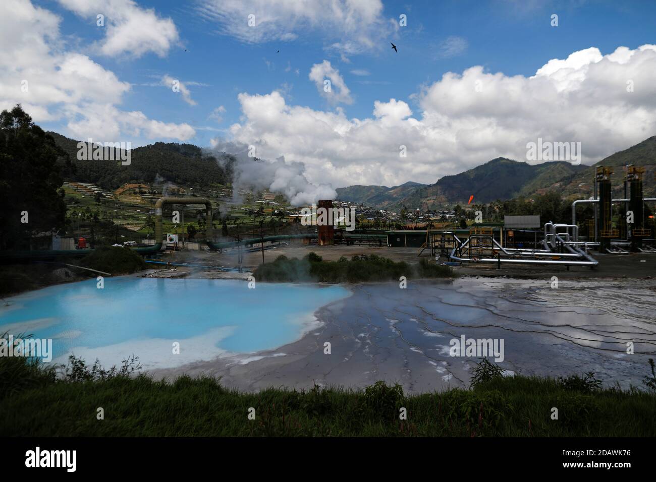 Geothermal power station indonesia hi-res stock photography and images ...