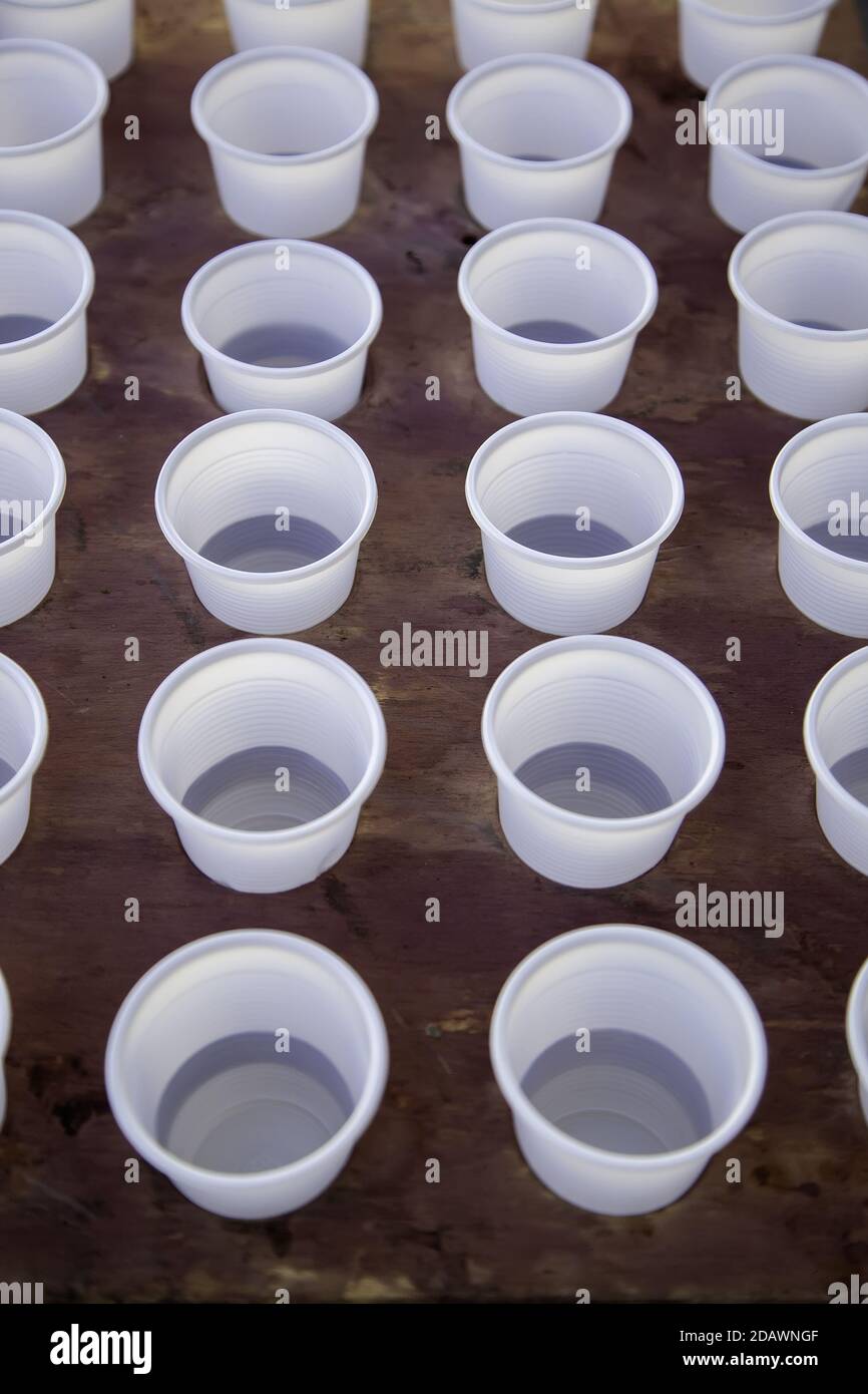 Empty plastic cups hi-res stock photography and images - Alamy
