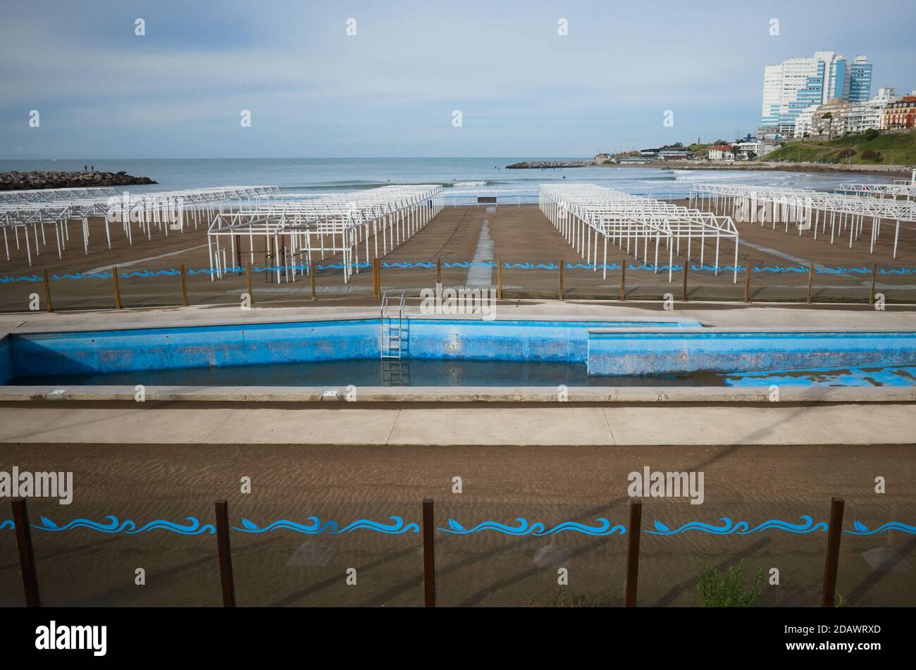 Half filled swimming pool hi-res stock photography and images - Alamy