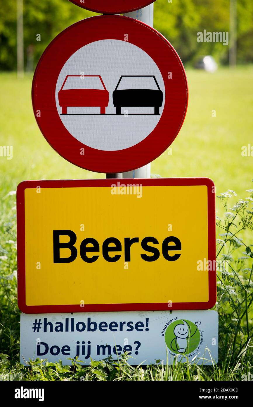 Illustration shows the name of the Beerse municipality on a road sign ...