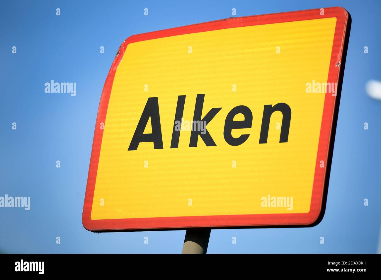 Illustration shows the name of the Alken municipality on a road sign ...