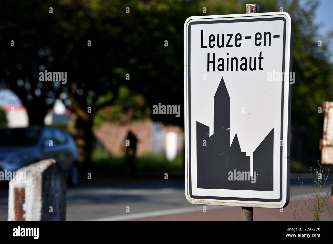 Illustration shows the name of the Leuze-en-Hainaut municipality on a ...