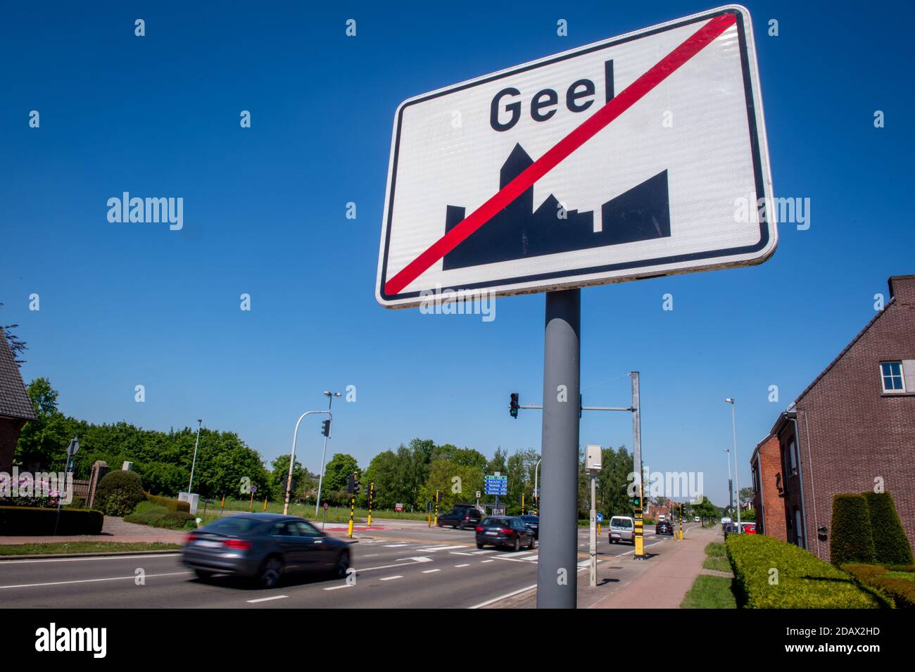 Illustration shows the name of the Geel municipality on a road sign ...
