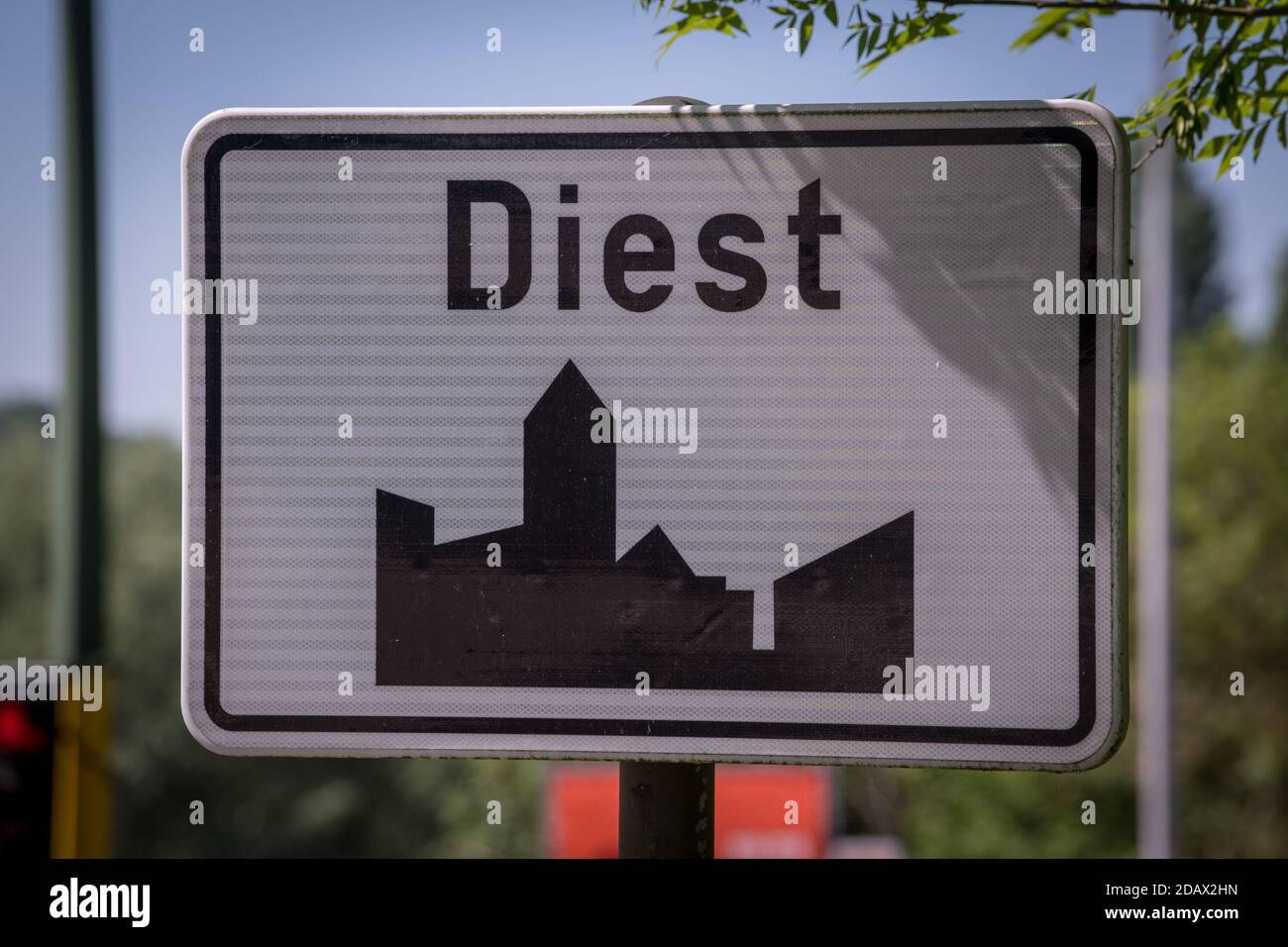 Illustration shows the name of the Diest municipality on a road sign ...