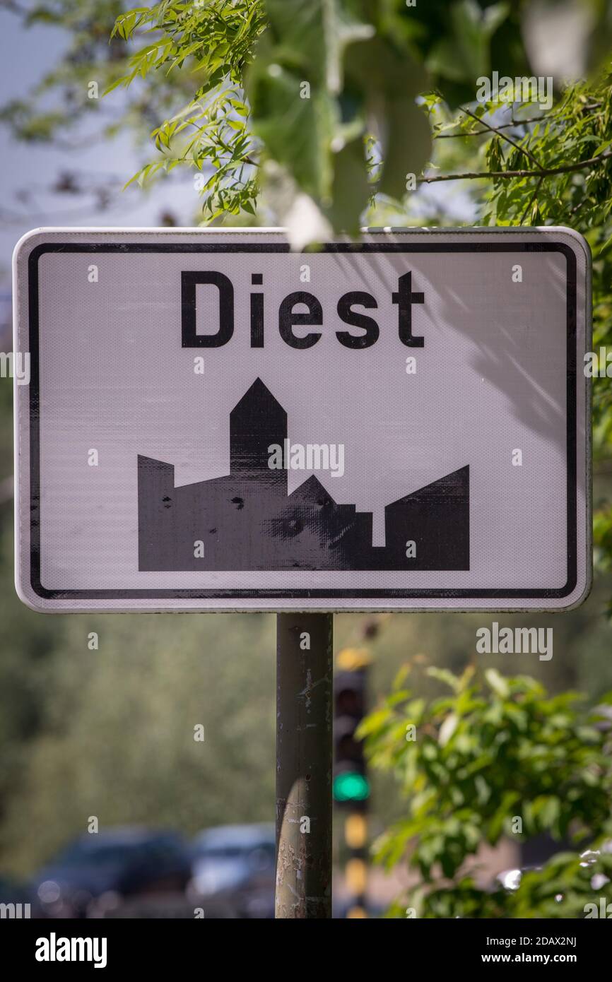 Illustration shows the name of the Diest municipality on a road sign ...
