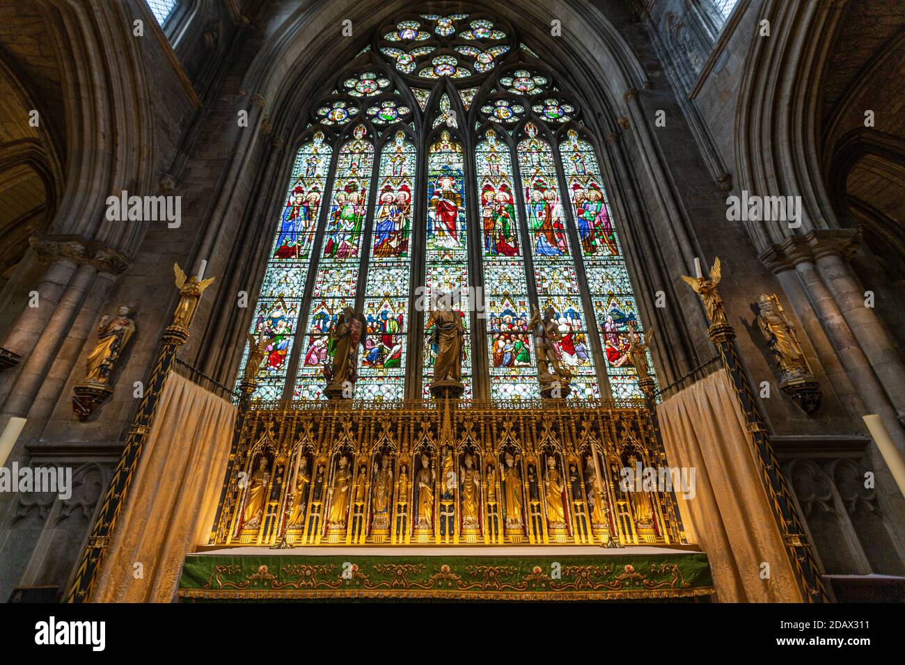 High altar screen hi-res stock photography and images - Alamy