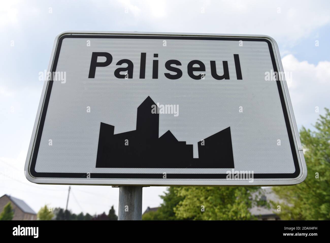 Illustration shows the name of the Paliseul municipality on a road sign ...
