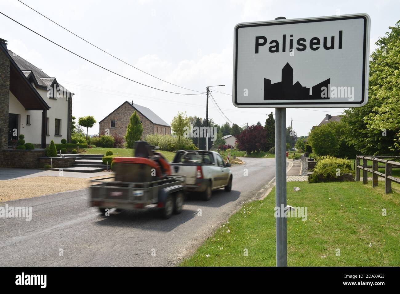 Illustration shows the name of the Paliseul municipality on a road sign ...