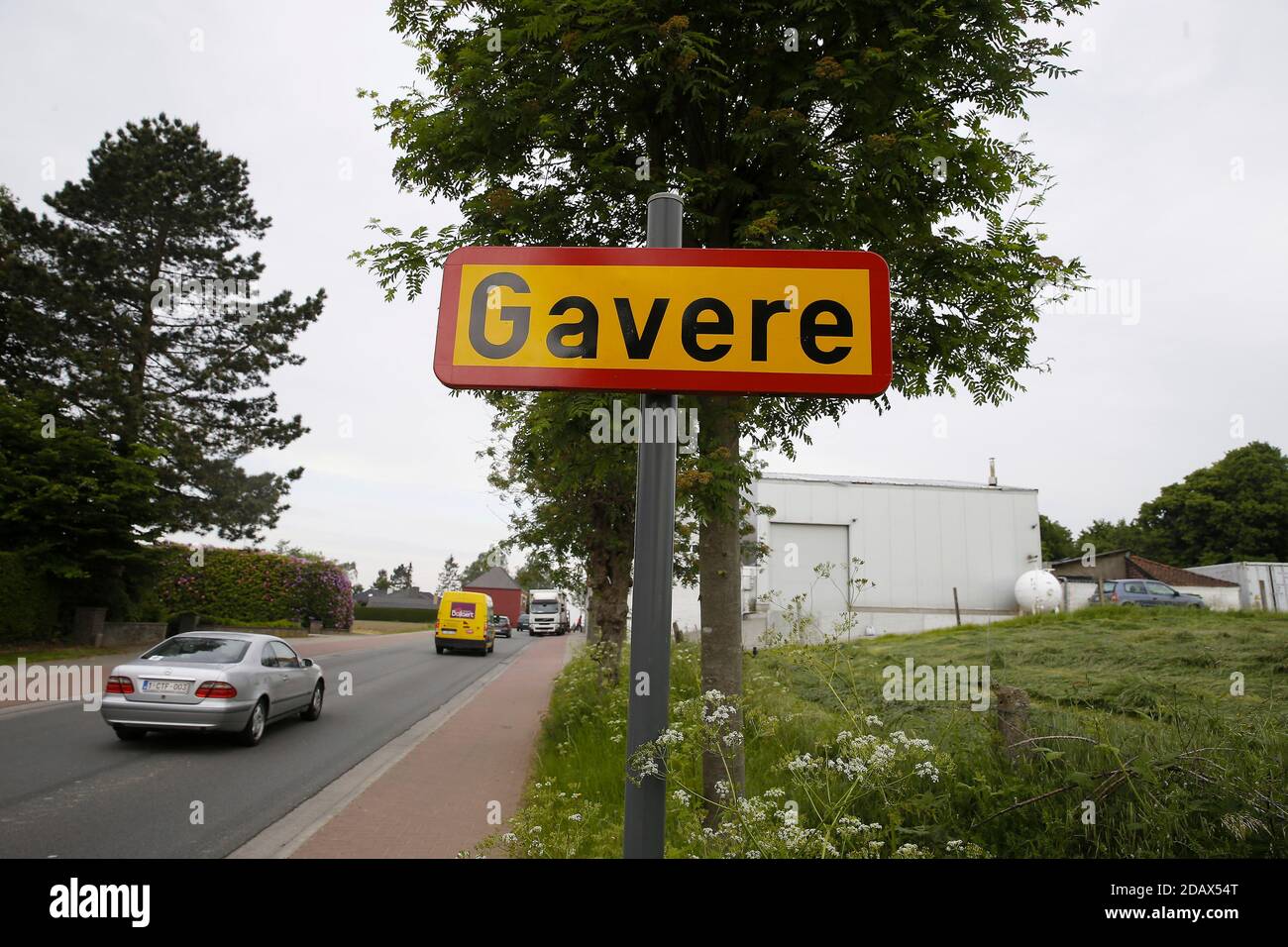 Illustration shows the name of the Gavere municipality on a road sign ...