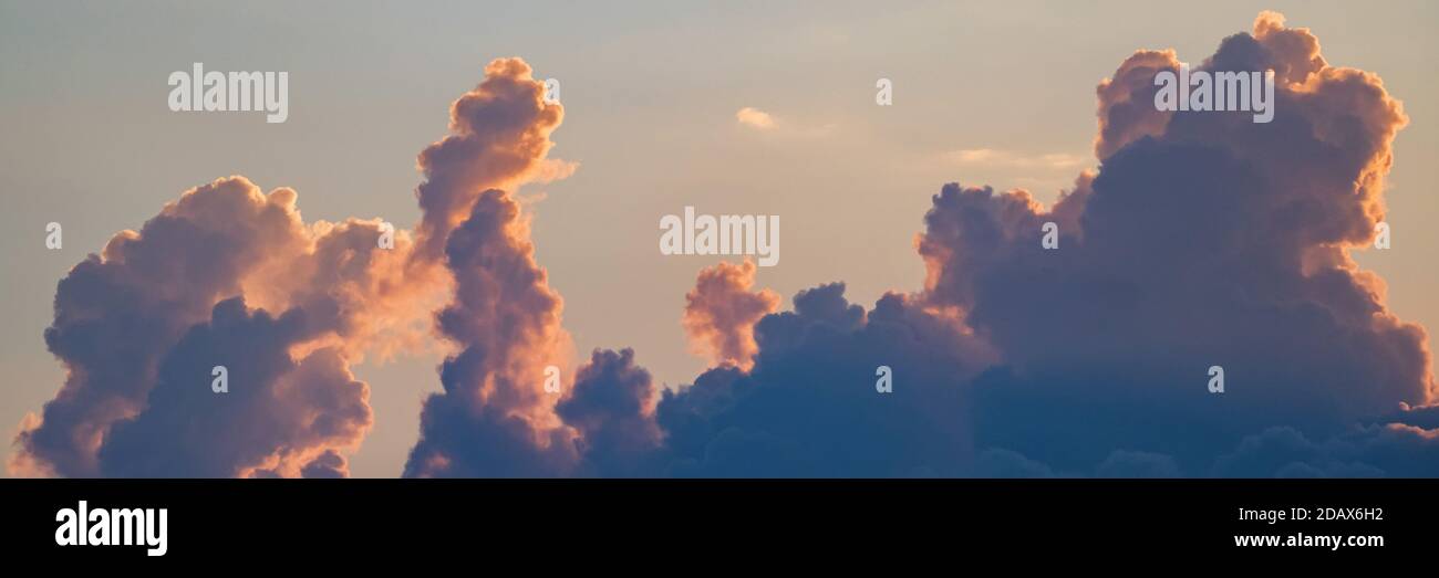 Dramatic sunset and sunrise sky with pink clouds Stock Photo - Alamy
