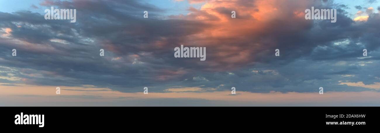 Dramatic sunset and sunrise sky with pink clouds Stock Photo - Alamy