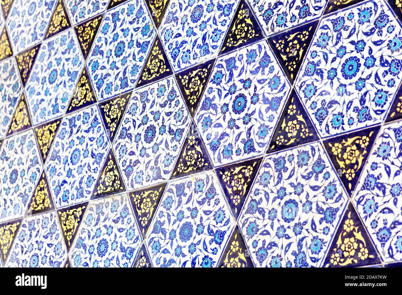 Islamic pattern on the wall of a Muslim mosque. Islamic ceramics and ...