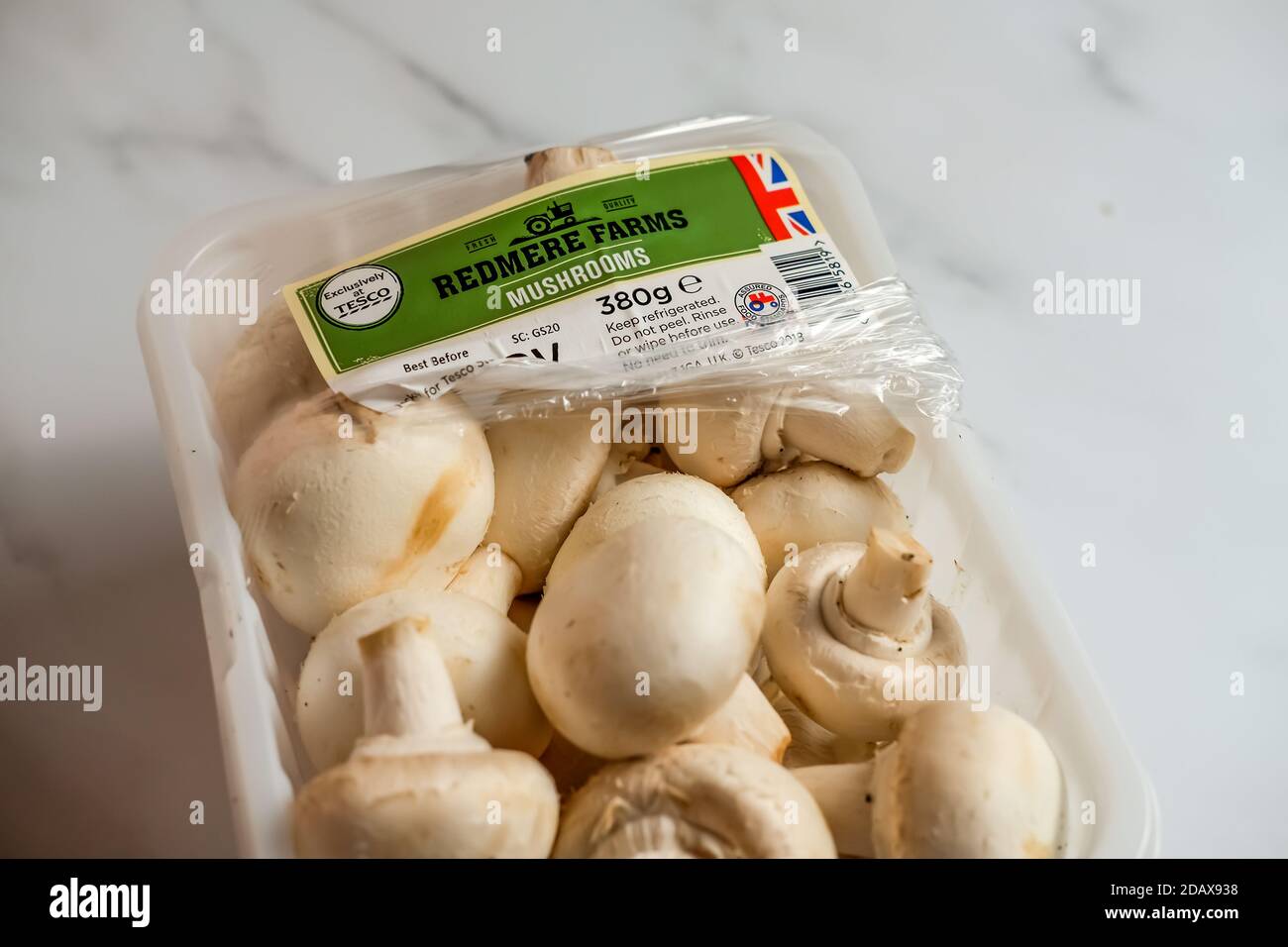 Punnet of mushrooms hi-res stock photography and images - Alamy